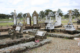 Public Cemetery, Deepwater, New South Wales, Australia: burial monument ...