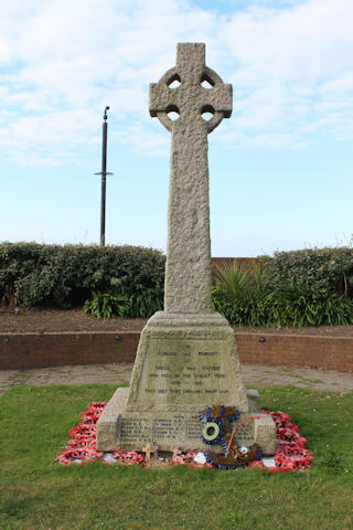 War Memorial , Lee-on-the-Solent, Hampshire, England: memorial indexed ...
